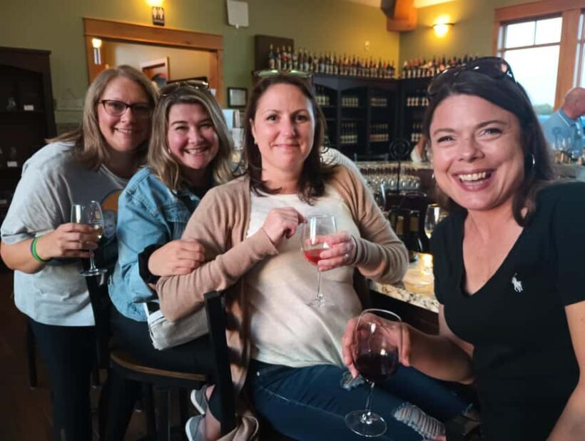 NON BUS Traverse City Leelanau Peninsula Sunset Wine Tour - The Sum Up