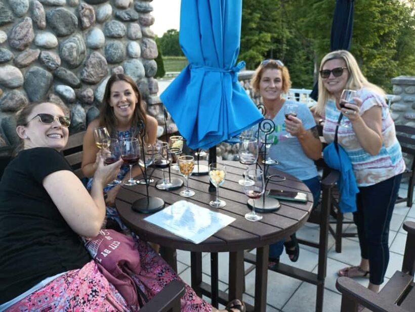 NON BUS Traverse City Leelanau Peninsula Sunset Wine Tour - FAQ