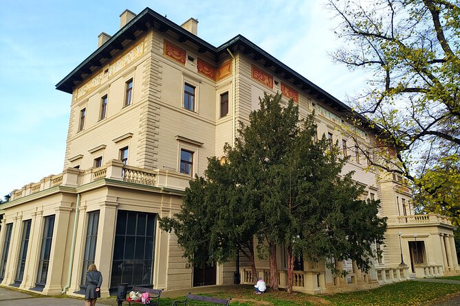 Non-touristy Prague - Cozy Neighborhoods - Private Tour - Meeting and Pickup Information