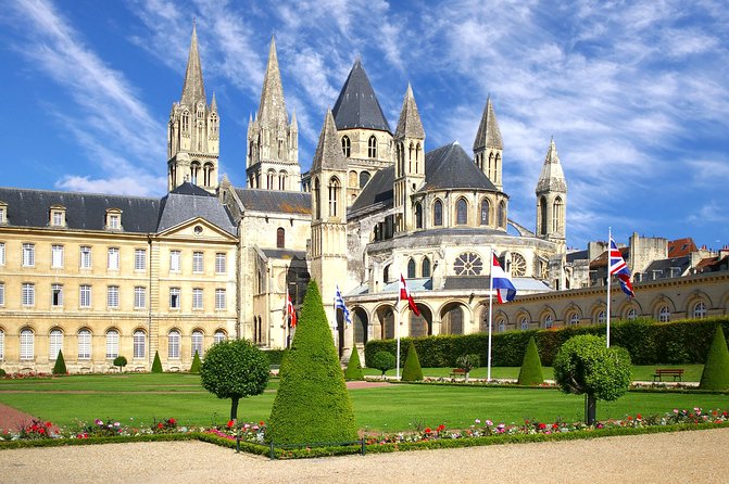 Normandy Loire Valley 3-Days Trip With Mont Saint Michel and Castles From Paris - The Charm of St. Malo and the Grandeur of Mont St-Michel