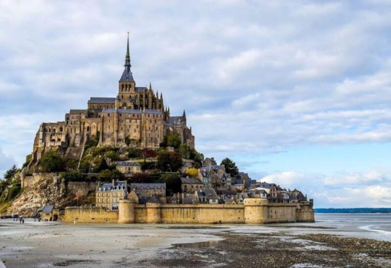 Normandy: Mont-Saint-Michel and Saint-Malo Private Shuttle - Key Points