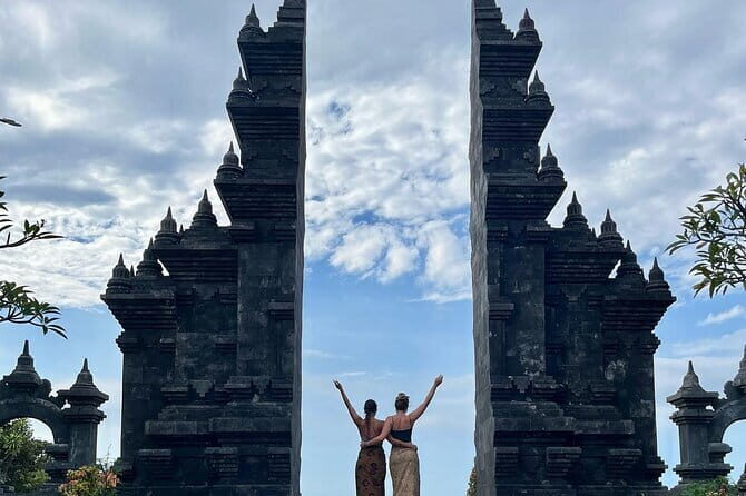 North Bali highlights: Buddhist temple, Waterfall & hot spring - An In-Depth Look at the North Bali Highlights Tour