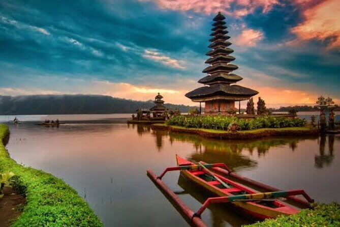 North Best Trip Ulundanu Beratan,Taman Ayun Temple and Tanah Lot - Discover Bali’s Heritage and Scenic Wonders on the North Best Trip