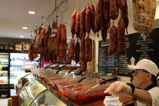 North End & Boston Public Market Food Tour With Local Guide - Exploring the North End