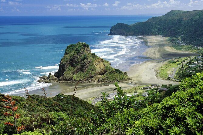 North Island Four-Day Highlights Tour from Auckland - Day 2: Hobbiton and Waitomo Caves