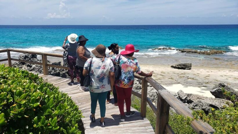 North Long Island 3 Hour Guided Land Tour - An Authentic Introduction to North Long Island