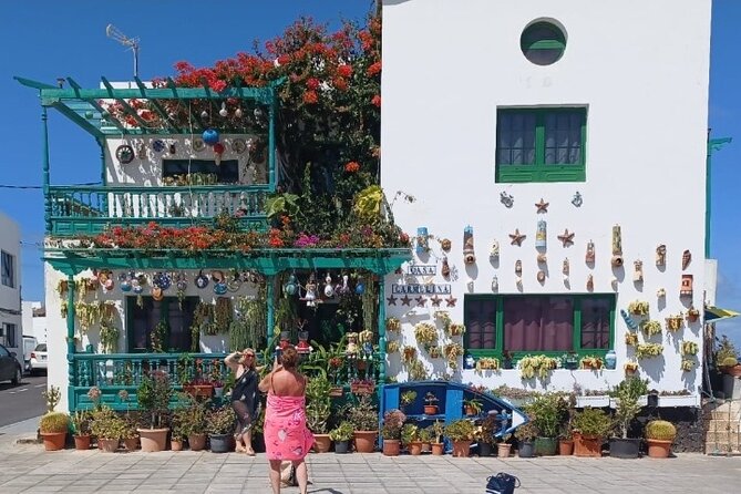 North Tour, Viewpoint, Brunch, White Beach & Lava Pools - Transportation and Accessibility