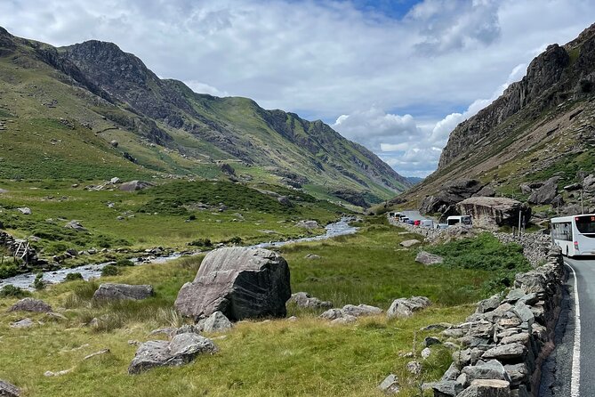 North Wales and Caernarfon Castle Day-Tour From Liverpool - Exceptional Tour Guides and Their Impact