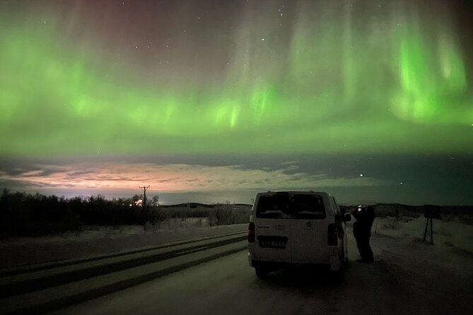 Northern Light hunt with minibus to Abisko 7:30 pm - Warmth and Comfort During the Cold Night