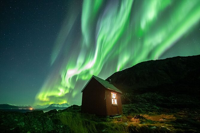 Northern Lights Expedition With Arctic Photo Guide Max 6 Guests - Booking and Cancellation Policy