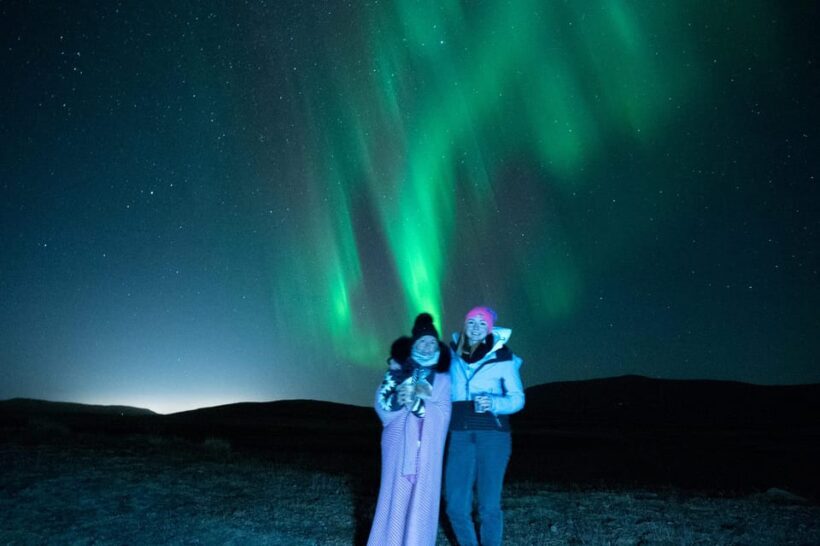 Northern Lights in Mini Bus, Photos, Hot Cocoa and Pastries - Analyzing the Value: Is It Worth the Price?