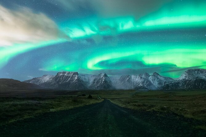Northern Lights Minibus Tour With Free Photos & Hot Chocolate - Additional Gear and Accessories