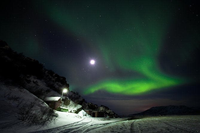 Northern Lights Minibus Tour With Hot Cocoa, Blankets & Photos - Photos and Second Tour Opportunity