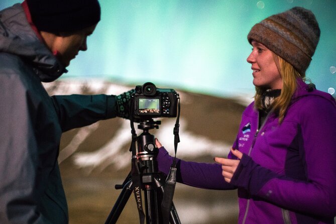 Northern Lights Minibus Tour With Hot Cocoa, Blankets & Photos - Meeting and Pick-up Logistics