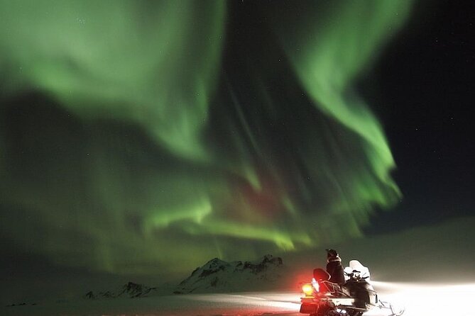 Northern Lights Snowmobile Hunt - Northern Lights Experience