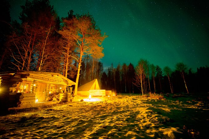 Northern Lights Tour in Atmospheric Cottage - Northern Lights Viewing Experience