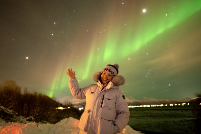 Northern Lights Tour with Local Guide and Photos - The Minibus Chase: Leaving the City Lights Behind