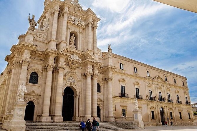 Noto , Marzamemi e Ortigia(English speaking driver &mercedes van) - Key Points