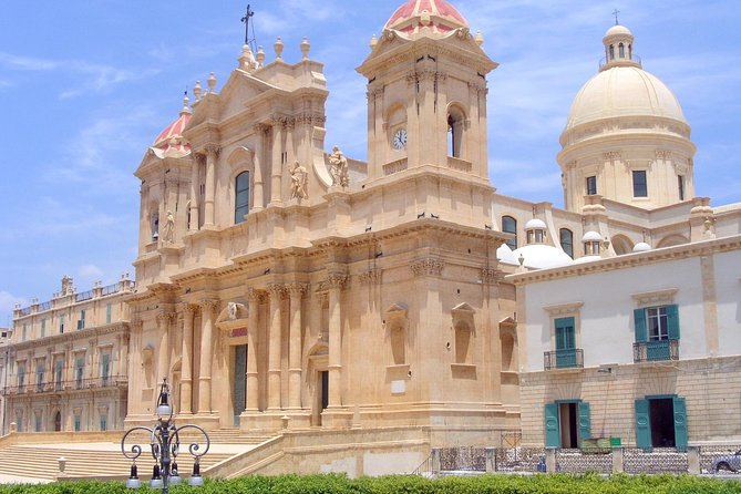 Noto Walking Tour - Marveling at the Cathedral of San Nicolo