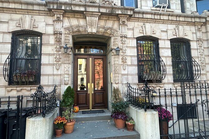 Notorious Walking Tour: Biggie Smalls' Life & Legacy in Brooklyn - A Neighborhood Stroll Through Brooklyn’s Hip-Hop Heartland