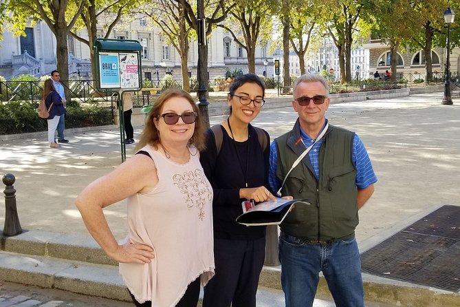 Notre Dame, Sainte Chapelle, Louvre, Montmartre, Eiffel Tower Private - Traveler Reviews and Guide Experience