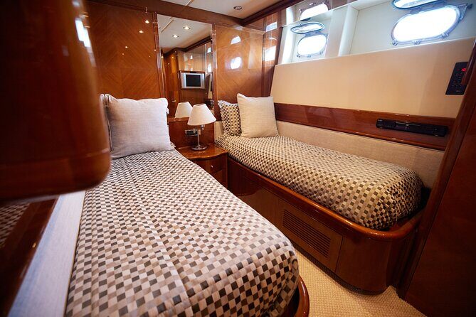 Number Juan 100ft Yacht Azimut Rental - Who Will Love This Experience?
