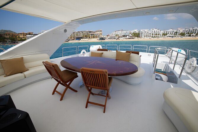 Number Juan 100ft Yacht Azimut Rental - Frequently Asked Questions