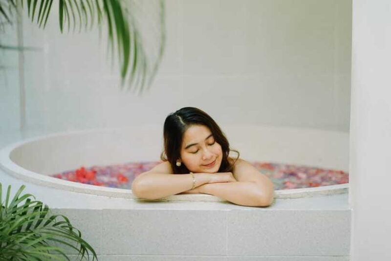 Nusa dua: Luxury Spa Bali Massage, Scrub, Flowerbath 2 hour - The Experience in Practice