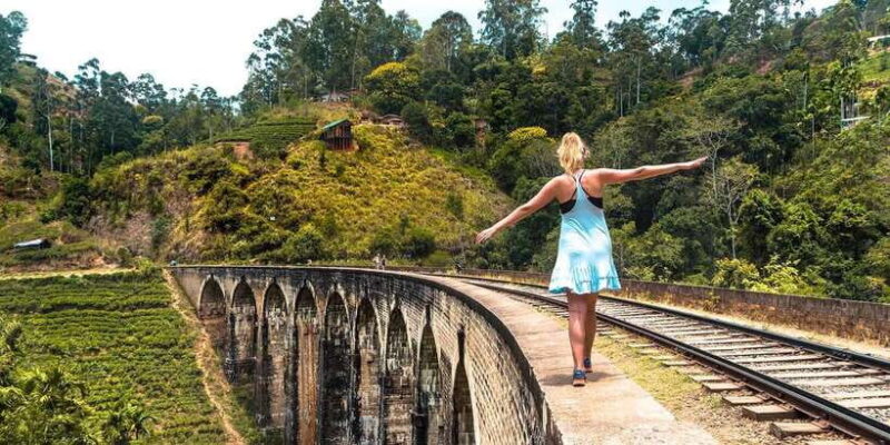 Nuwara Eliya: Ella & Little Adam's Peak All-Inclusive Tour - Ella Rock: The Morning Hike