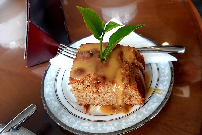 Nuwara Eliya Tea factory and waterfall tour - Transportation and Group Size