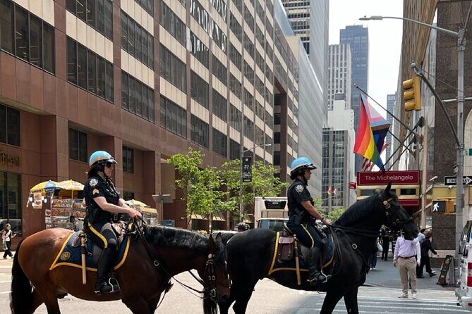 NY: Unforgettable Walking Tour Through NYCs Icons - The Glamour and Grandeur of Fifth Avenue