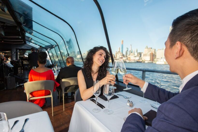 NYC: Christmas Eve Gourmet Brunch or Dinner Harbor Cruise - FAQs