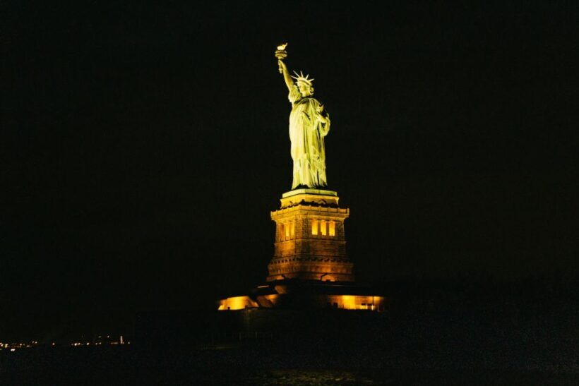NYC: Circle Line 2h Harbor Lights Cruise Skip-The-Box-Office - An In-Depth Look at the Experience