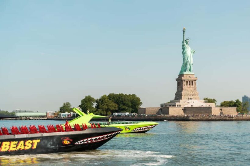 NYC: Circle Line "The Beast" Midtown/Downtown Speedboat Ride - Why This Tour Is a Great Choice