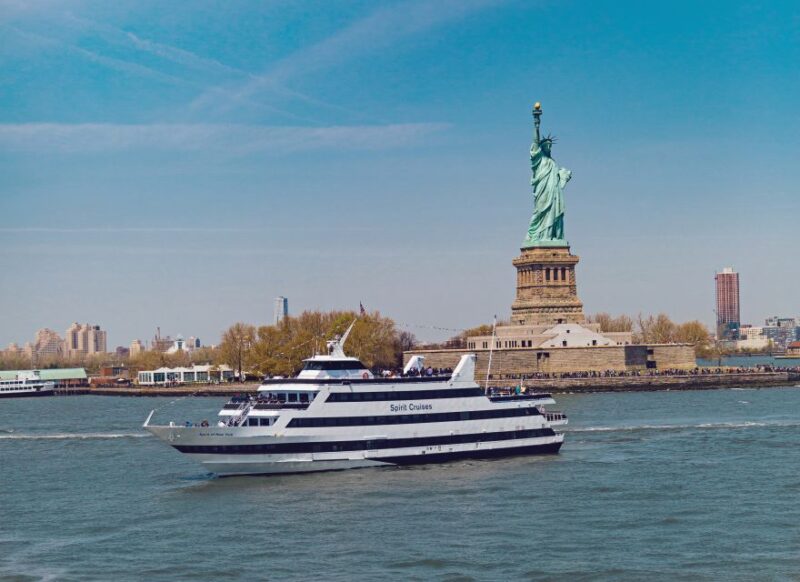 NYC: City Cruises Brunch, Lunch, or Dinner Buffet Cruise - How It Compares to Similar Experiences