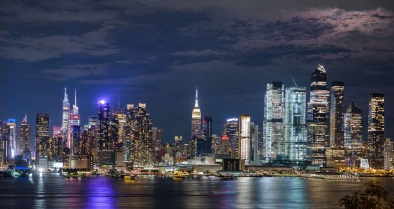 NYC: City Skyline Sightseeing Bus Tour at Night - The Experience of a Guided Night Tour