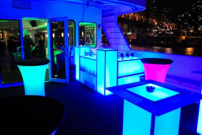 NYC: Cloud 9 IV Luxury New Years Eve Party Cruise - An In-Depth Look at the Experience