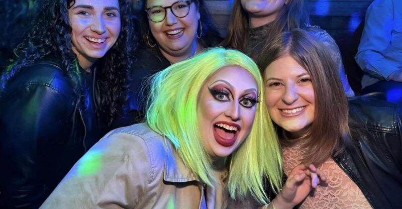 NYC: Drag Highlights - Bar Crawl & Show Drinks Included! - Key Points