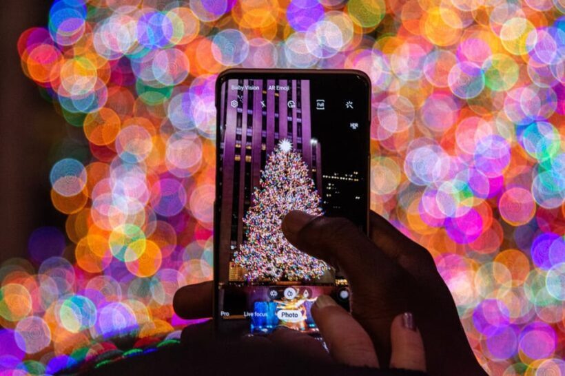 NYC: Dyker Heights and NYC Holiday Lights Luxury Bus Tour - Who This Tour Is Best For