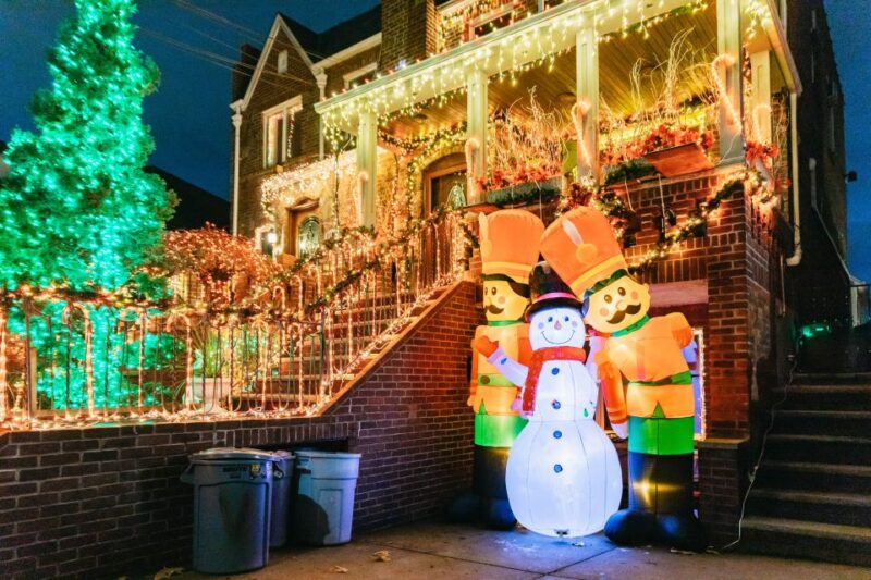 NYC: Dyker Heights Christmas Lights & Skyline View Bus Tour - Practical Details