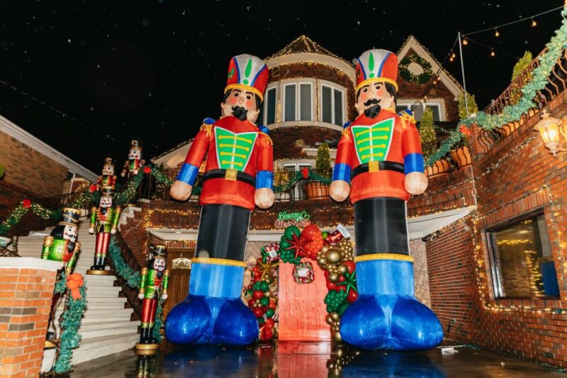 NYC: Dyker Heights Christmas Lights & Skyline View Bus Tour - Who Should Consider This Tour?