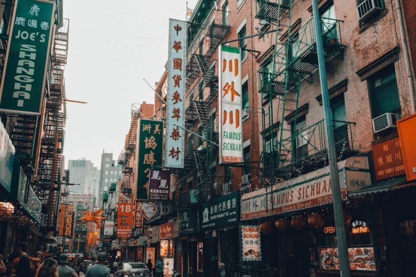NYC: Eat 4 New York Foods & See 30 Sights Walking Tour - The Logistics: What’s Included and What to Expect