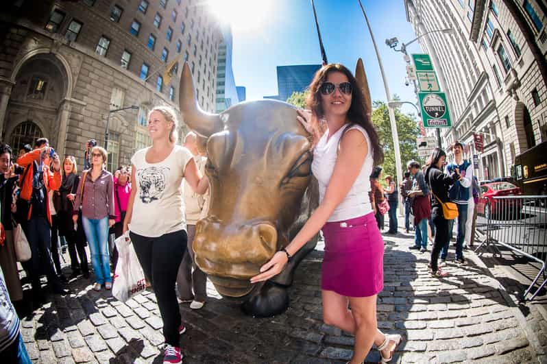 NYC: Financial District Guided Walking Tour English-Spanish - Key Points