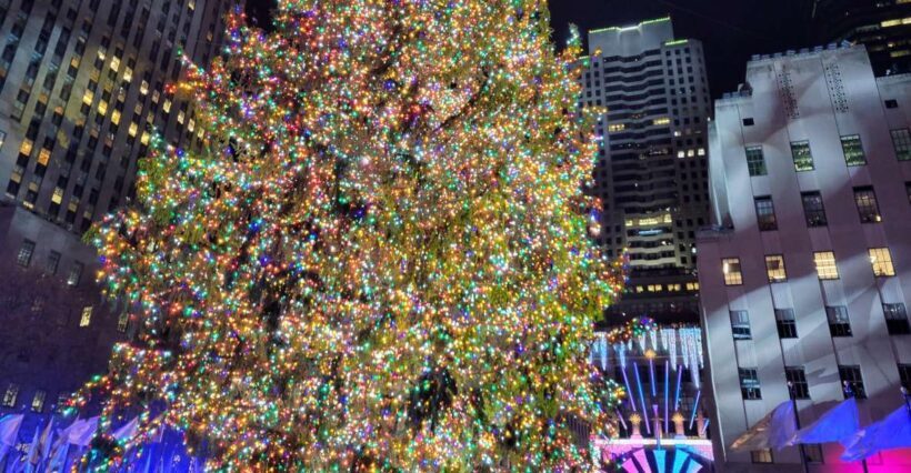NYC: Holiday Lights Guided Bus Tour - Grand Central Terminal and Iconic NYC Landmarks