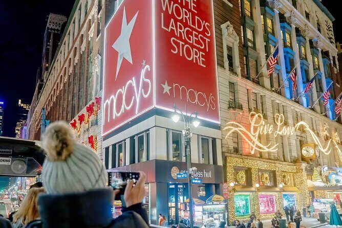 NYC Holiday Lights Sightseeing Bus Tour - Historic Churches and Fifth Avenue Windows