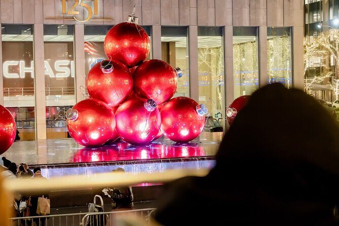 NYC Holiday Lights Sightseeing Bus Tour - Grand Train Stations and Skyscrapers