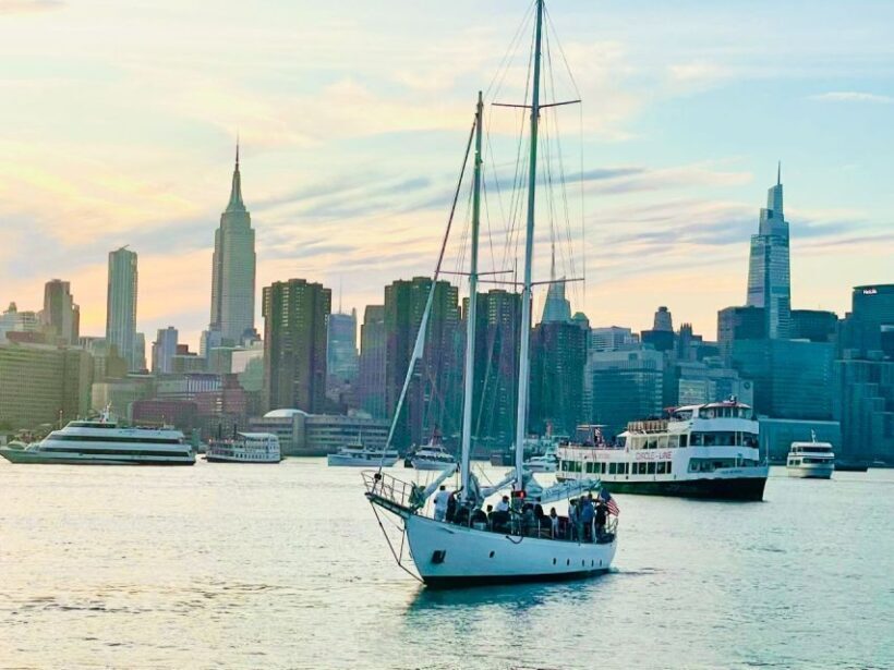 NYC: July 4th Fireworks Cruise with Gourmet Hors Doeuvres - FAQ