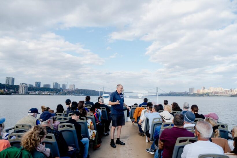 NYC: Liberty Cruise on New York Harbor with Live Guide - The Value of the Narration and Guides