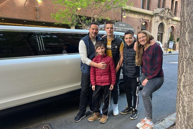 NYC Limousine Tour (New York NYC Limo Tour Limo, SUV Or Van ) - Flexible Cancellation Policy