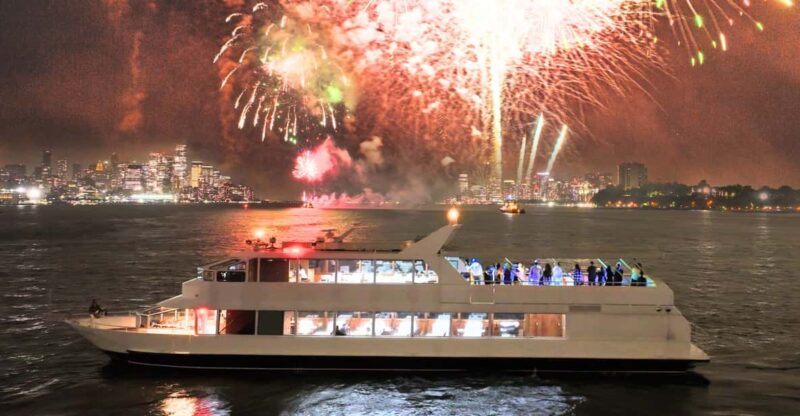 NYC: New Year's Eve Dinner Cruise with Music and Open Bar - Key Points